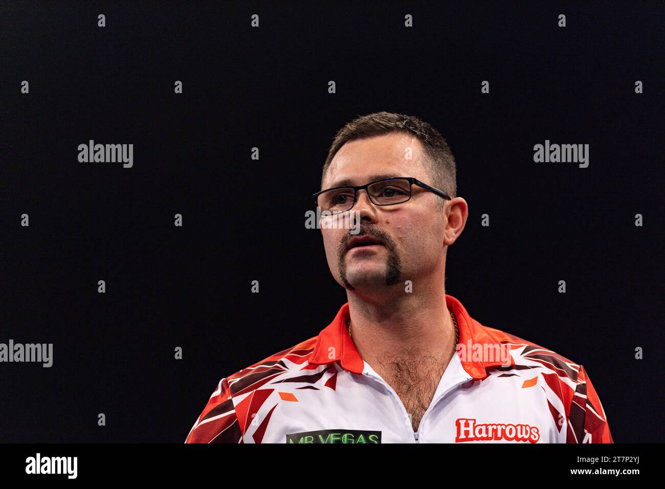 Damon heta darts hi-res stock photography and images - Alamy