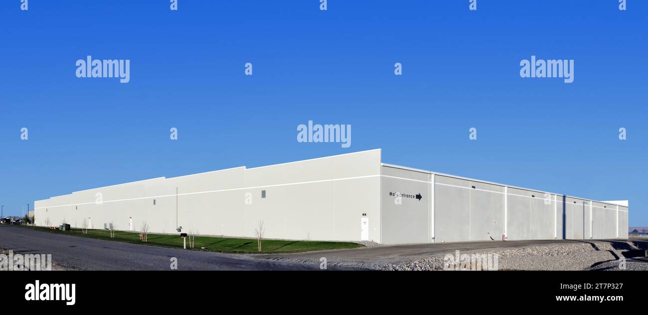 Exterior of a modern tilt up concrete constructed distribution ...