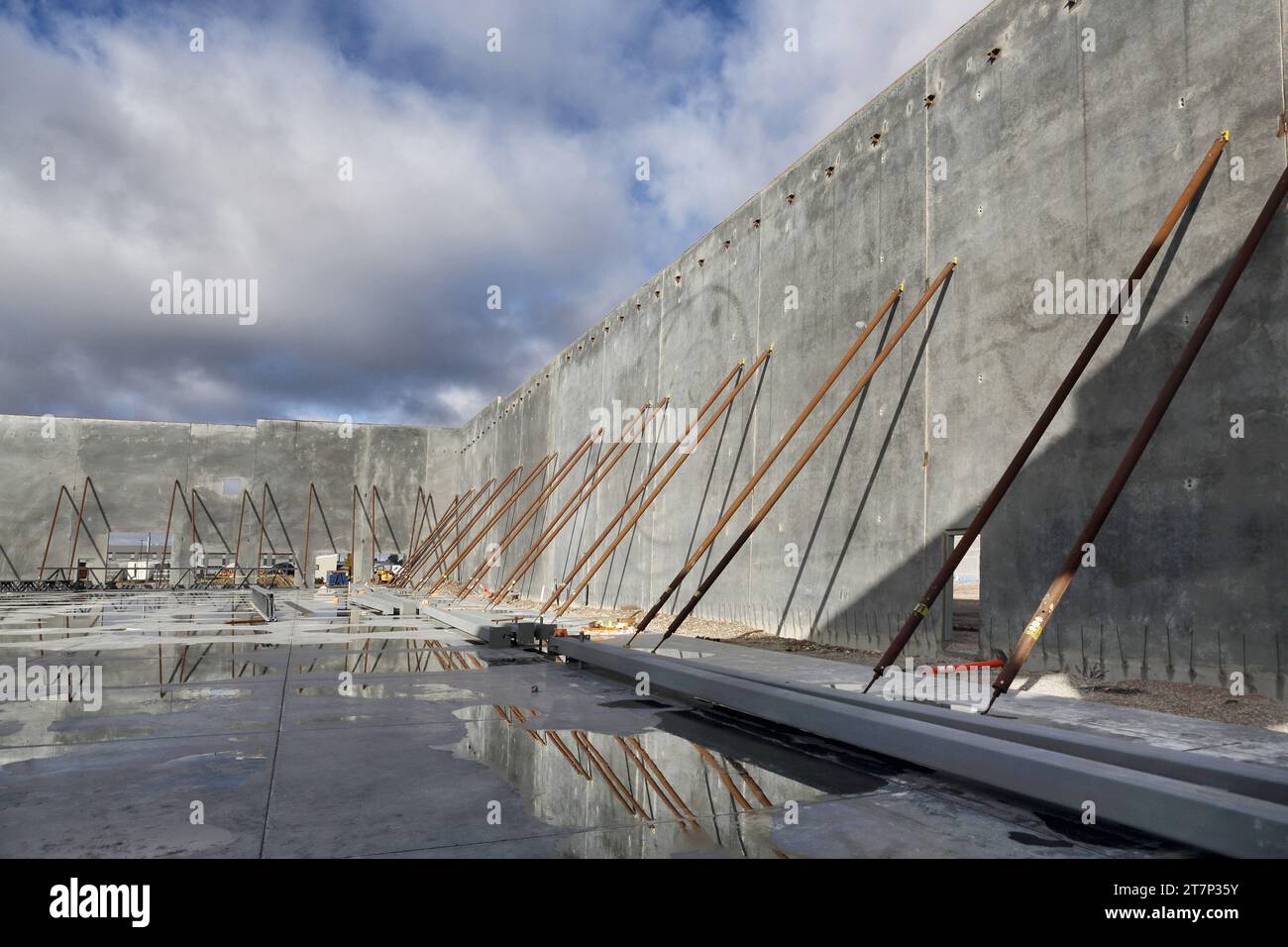 The interior of a concrete tilt up warehouse under construction Stock ...