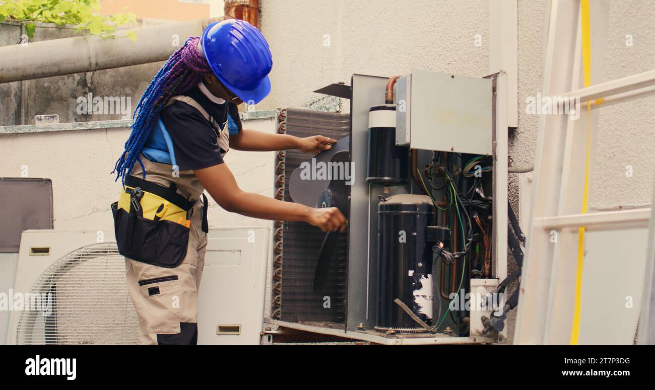 Certified technician commissioned by customer for annual air ... Certified technician commissioned by customer for annual air ...
