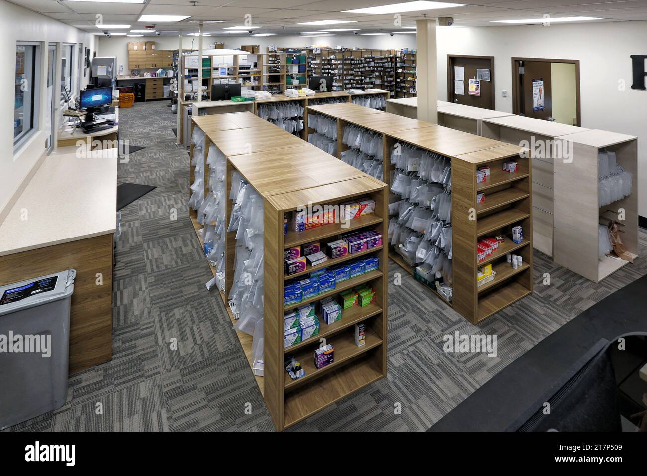 Pharmacy drugstore hi-res stock photography and images - Alamy