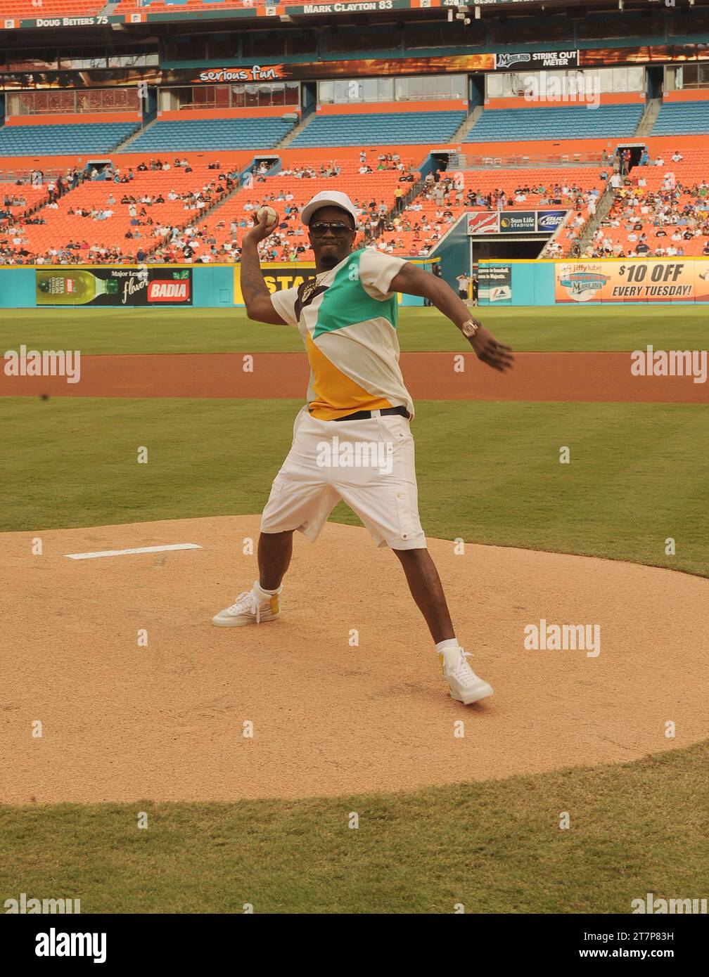 MIAMI BEACH, FL - APRIL 22: Sean "P-Diddy" Combs out on the town in ...