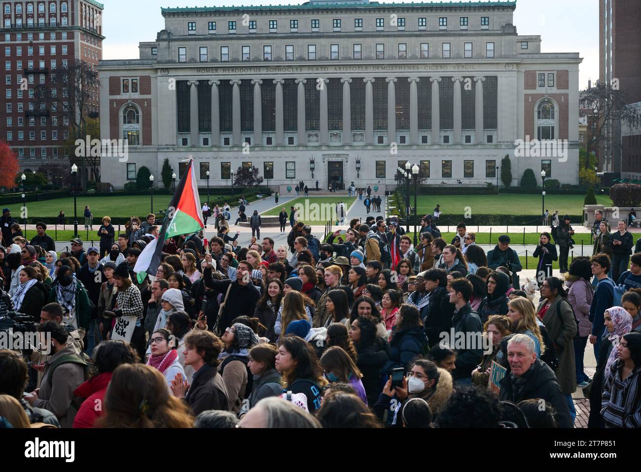 New York, New York, USA. 15th Nov, 2023. Columbia University faculty ...