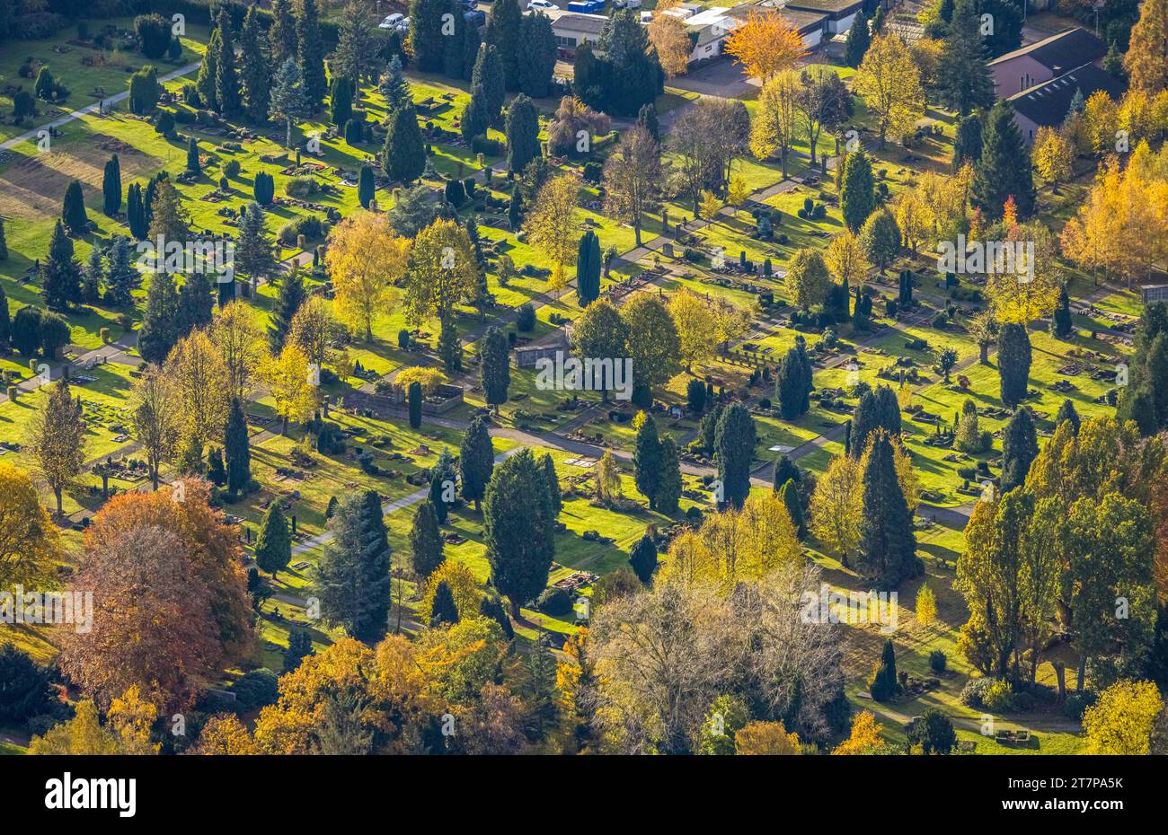 Luftbild, Evang. Friedhof Gräberfeld und Urnengräber Kolumbarium ...