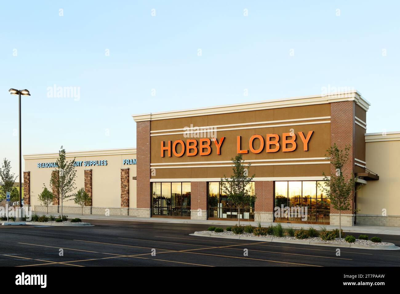 Storefront facade icon image hi-res stock photography and images - Alamy