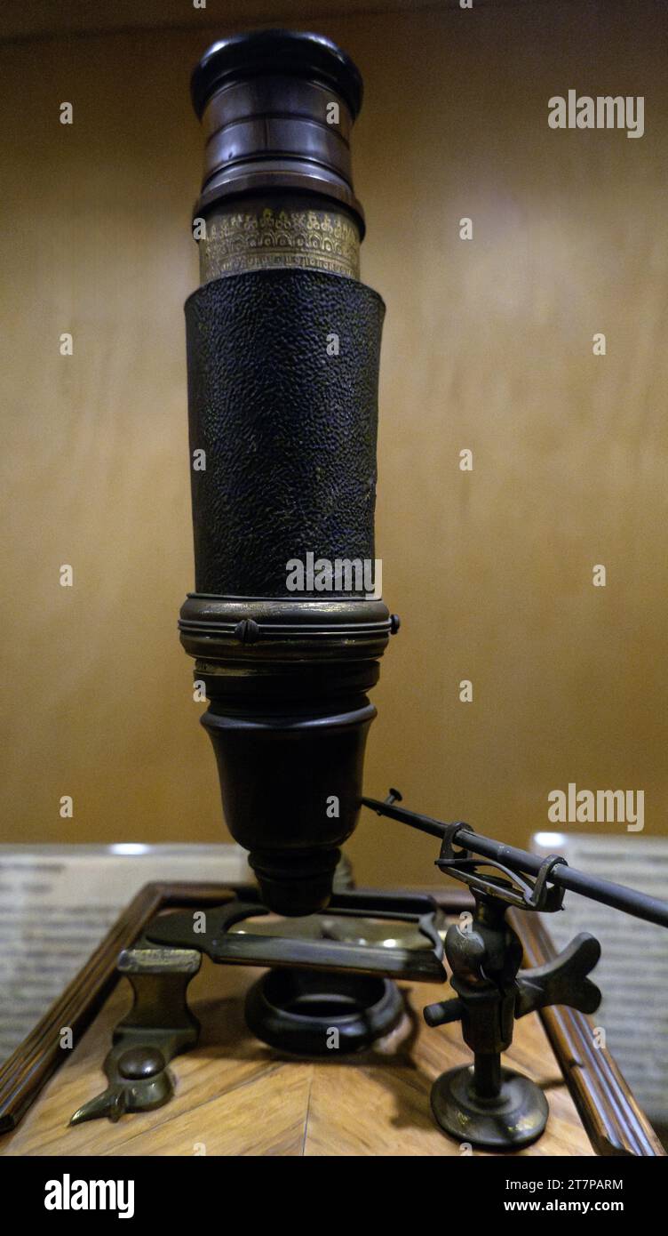 Vintage Compound Box Microscope, France Stock Photo - Alamy