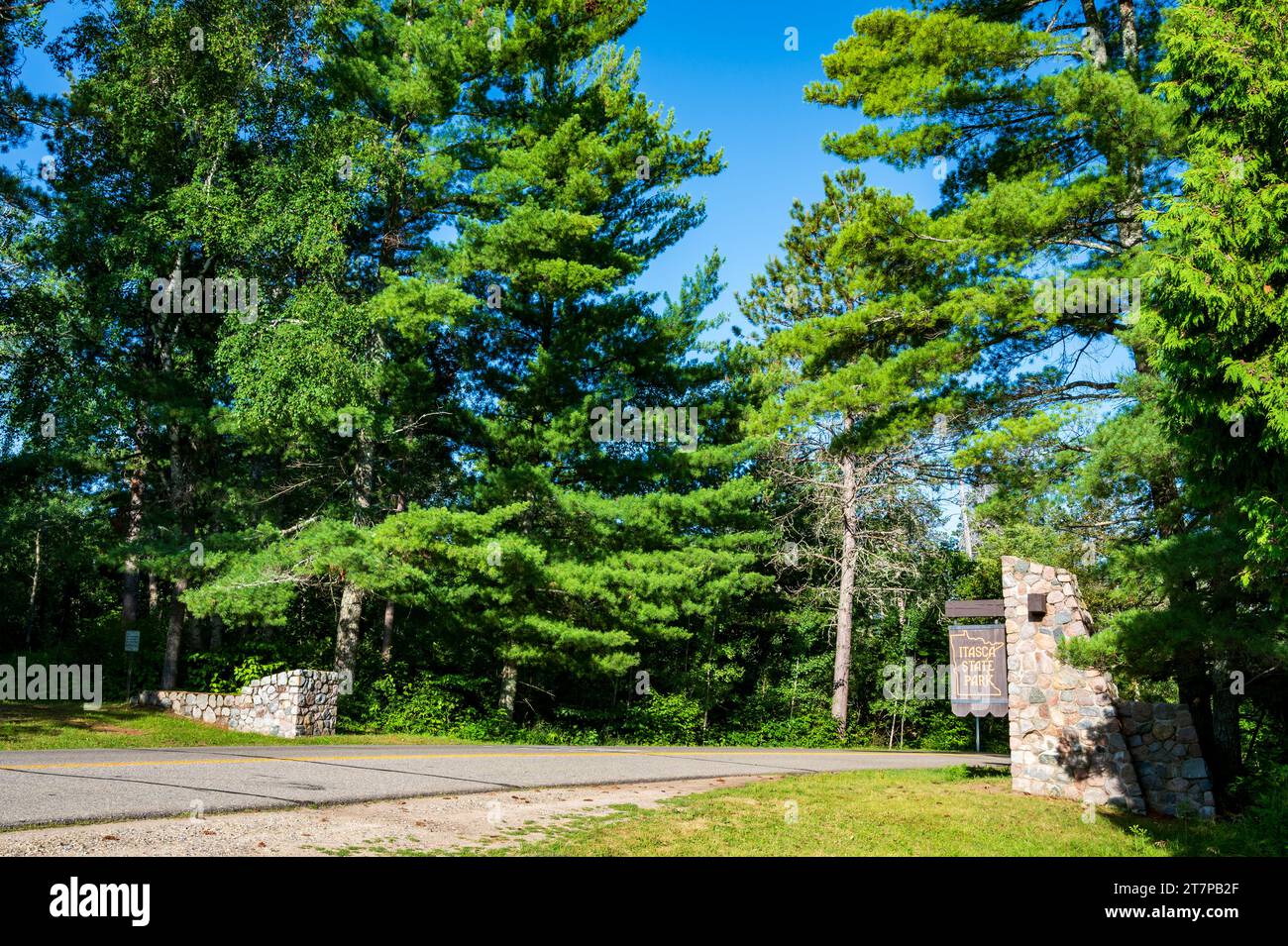 Itasca State Park Entrance Sign in Northern Minnesota Stock Photo - Alamy