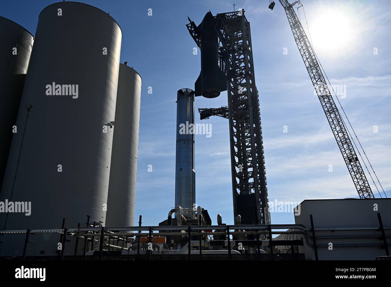 The SpaceX "Starship" has been"de-stacked" from the Super Heavy ...