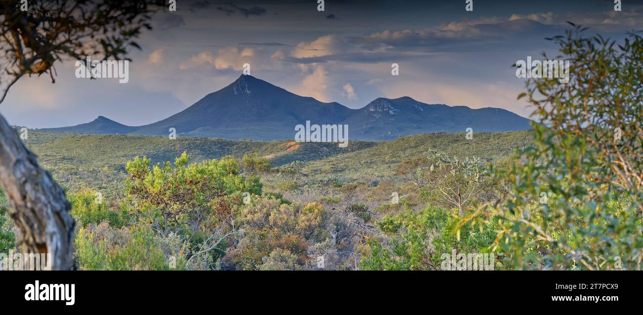 Barren landscape australia hi-res stock photography and images - Alamy