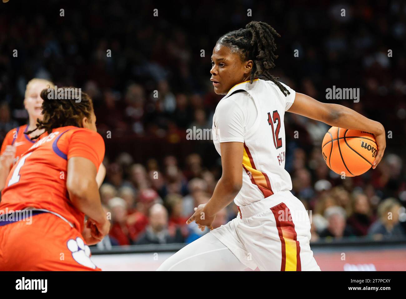 South Carolina guard MiLaysia Fulwiley (12) drives to the basket ...