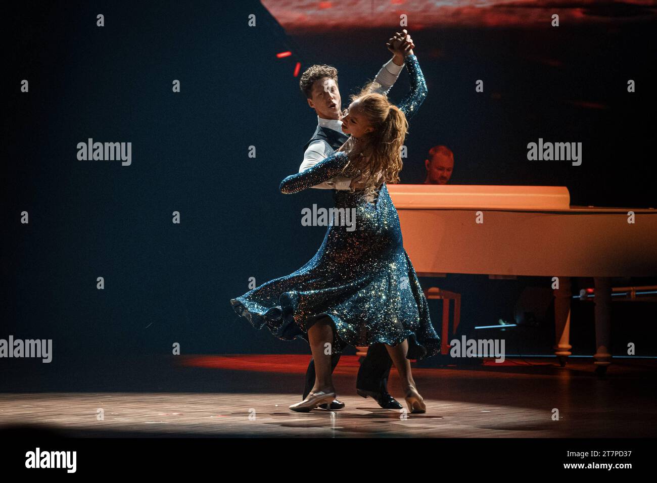 Anna Ermakova, Valentin Lusin, Entertainment - LET S DANCE - Die Live ...