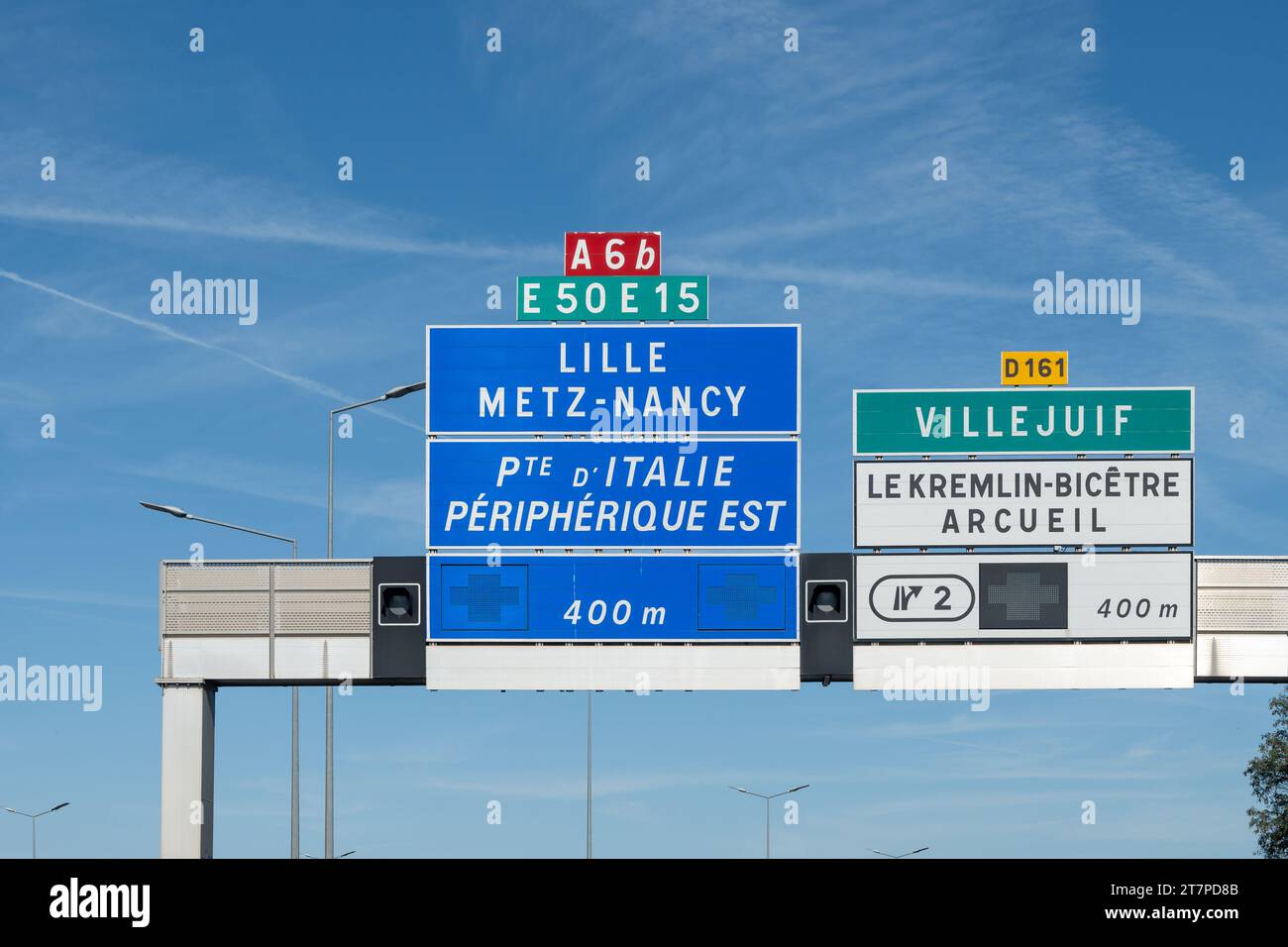 Highway road signs Paris, driving in heavy traffic on ring road of ...