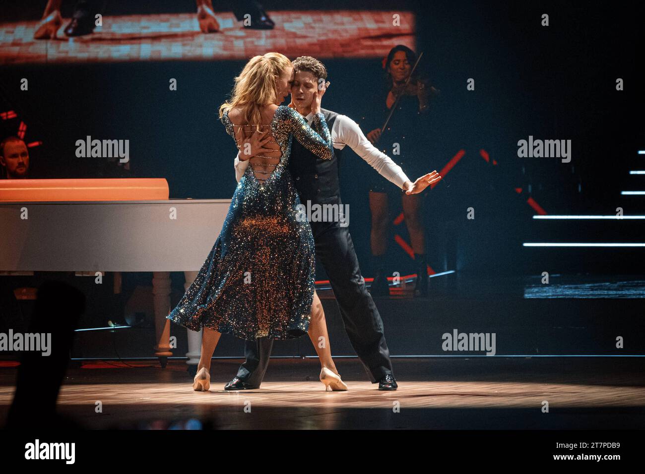 Anna Ermakova, Valentin Lusin, Entertainment - LET S DANCE - Die Live ...