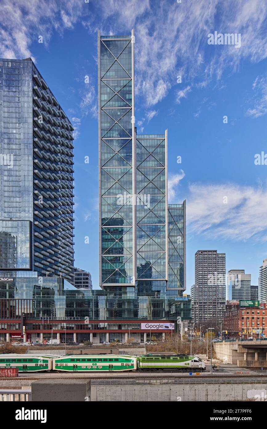 Toronto downtown housing market hi-res stock photography and images - Alamy