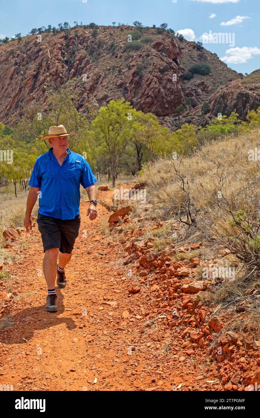 Macdonnell ranges hiking hi-res stock photography and images - Alamy