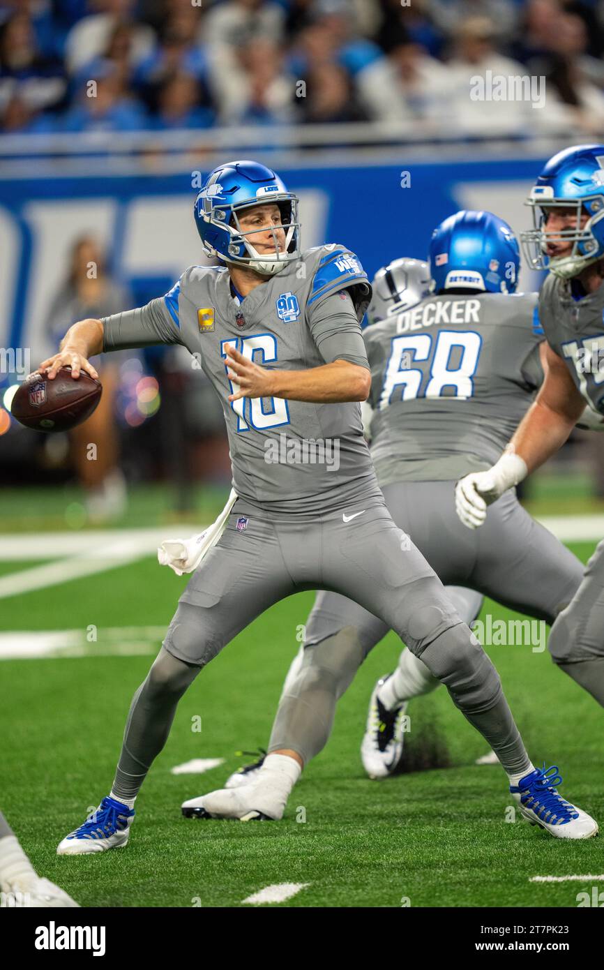 Detroit, MI, USA: Detroit Lions quarterback Jared Goff (16) drops back ...