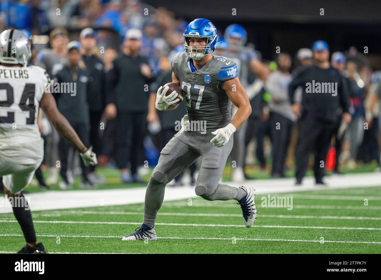 Detroit lions tight end hi-res stock photography and images - Alamy