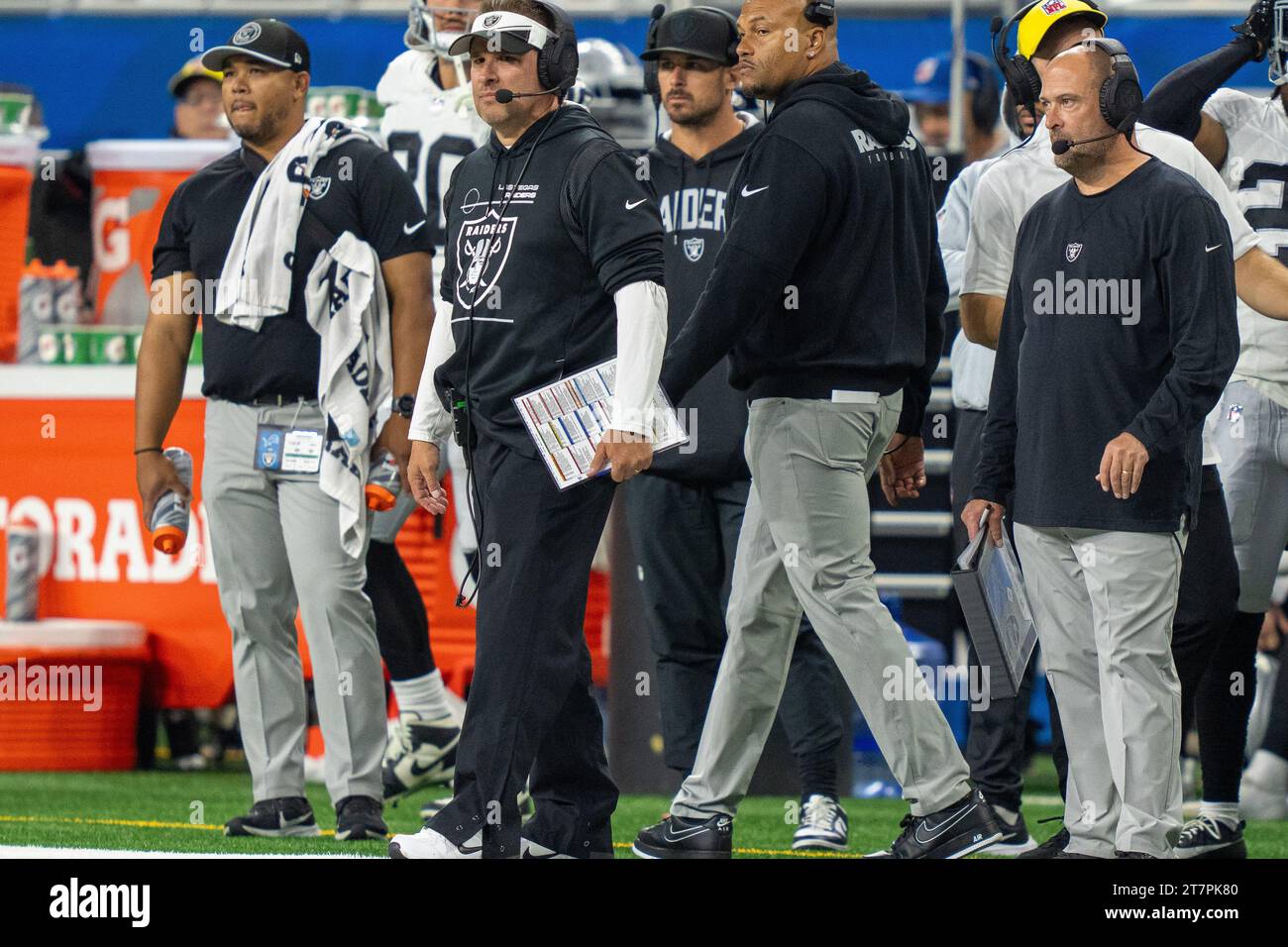 Antonio pierce raiders hi-res stock photography and images - Alamy