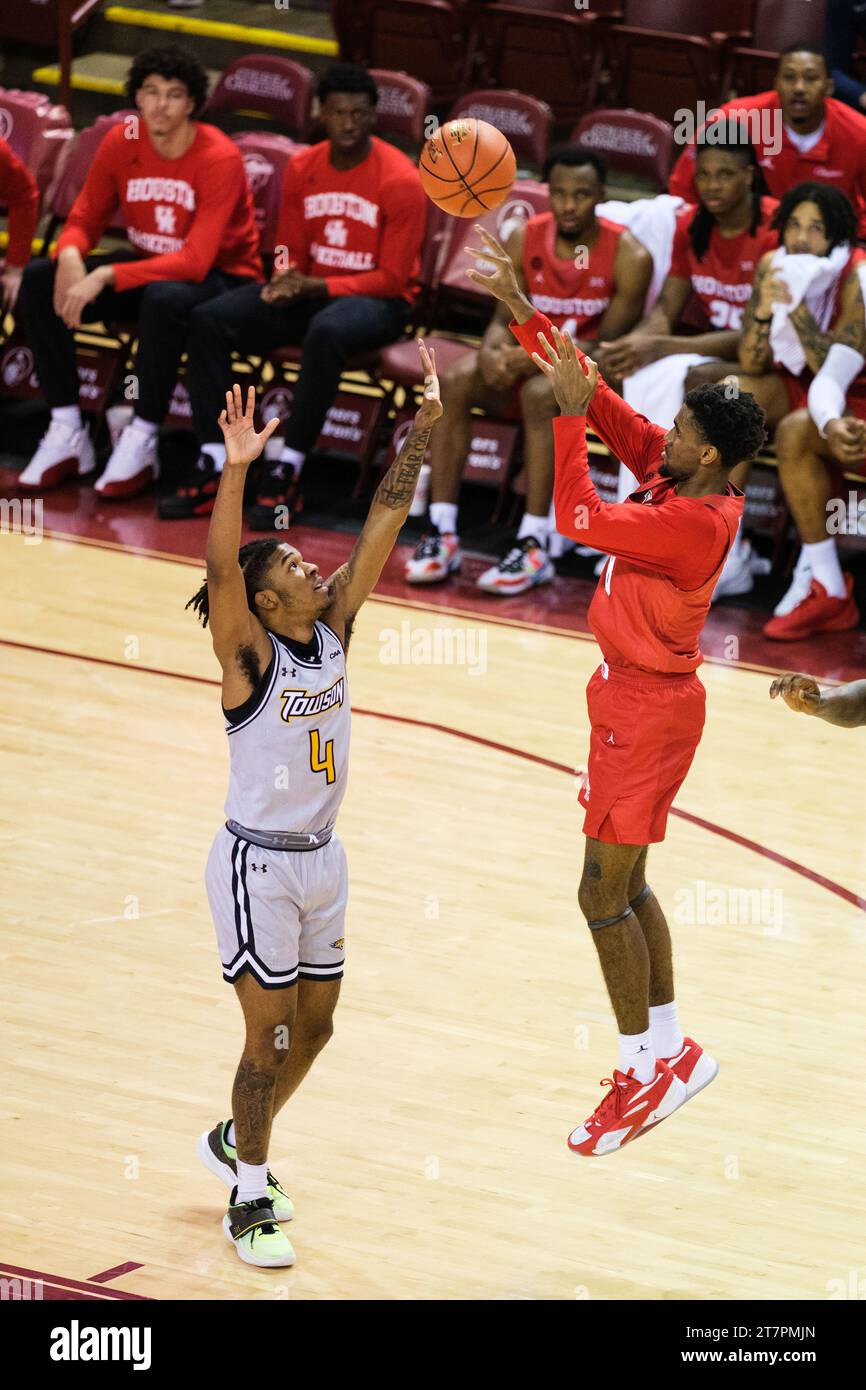 Charleston, South Carolina, USA. 16th Nov, 2023. Houston Cougars guard ...