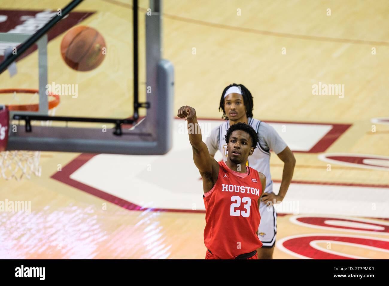 Charleston, South Carolina, USA. 16th Nov, 2023. Houston Cougars guard ...
