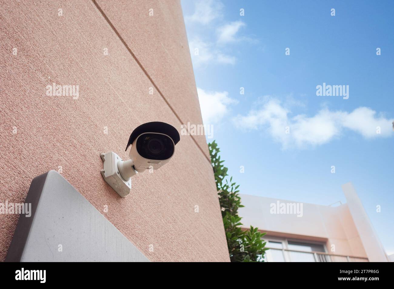 Rotating cctv camera hi-res stock photography and images - Alamy