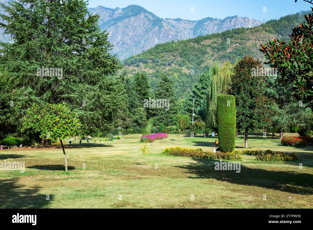 Jawaharlal Nehru Memorial Botanical Gardens in Srinagar, Jammu, Kashmir ...