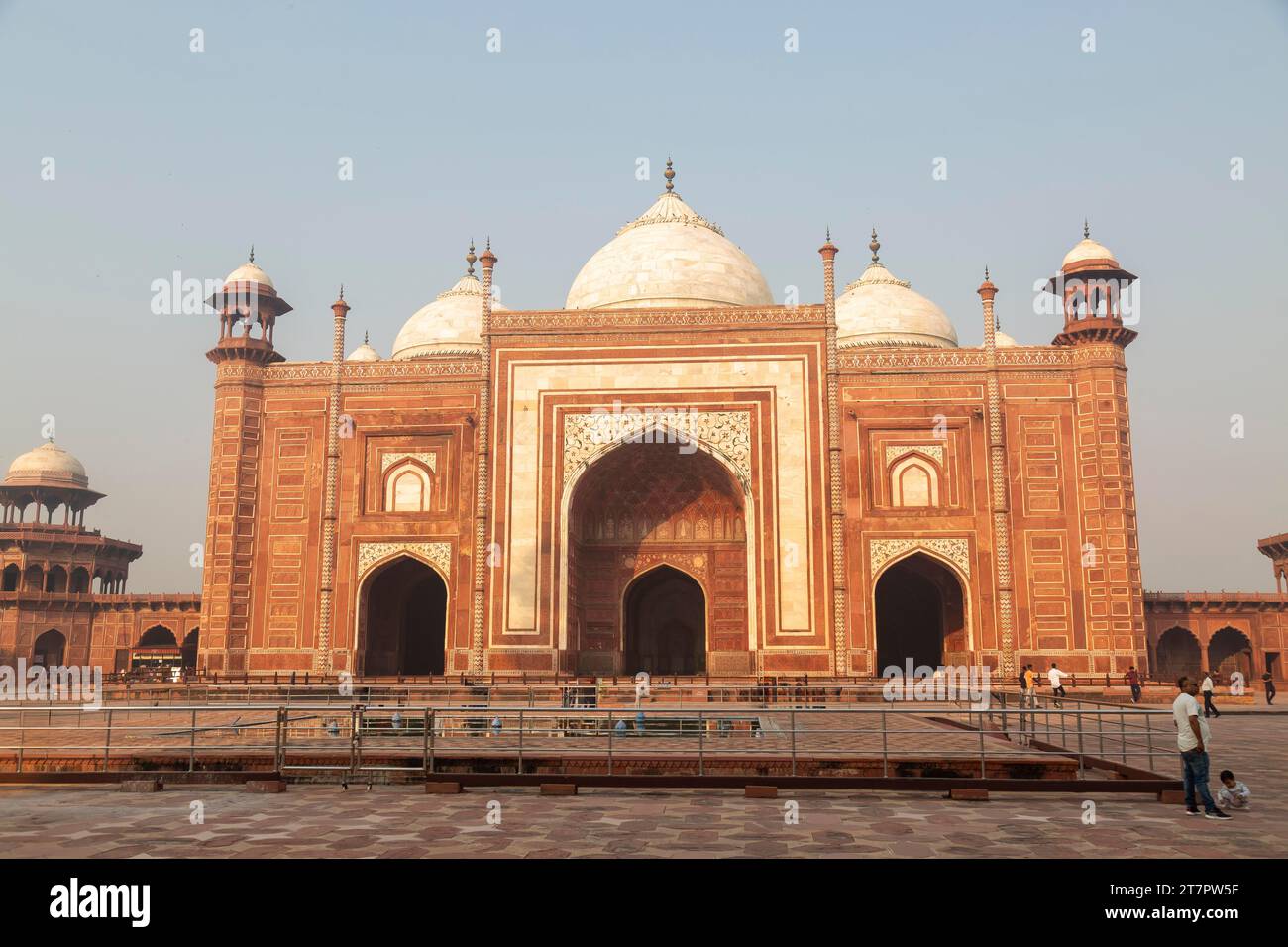 Mosque in taj mahal hi-res stock photography and images - Alamy