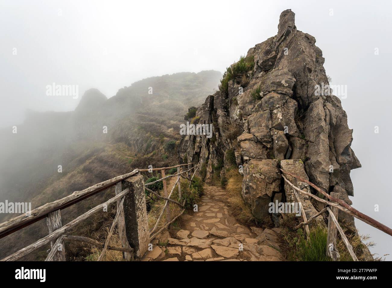 Hiking trail PR1 Vereda do Areeiro in the fog, from Pico do Arieiro to ...