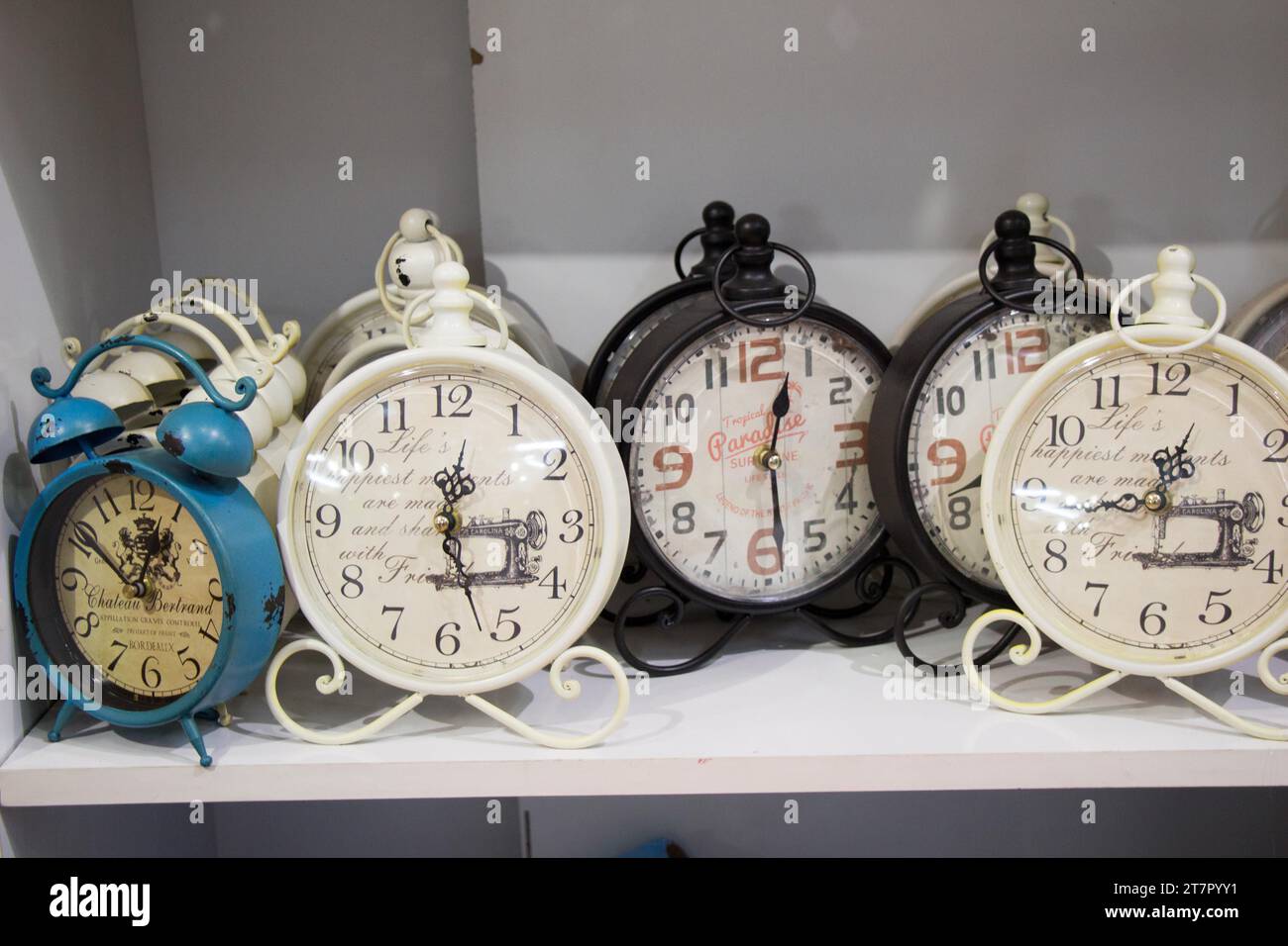 Vintage retro clocks and mechanism Stock Photo - Alamy