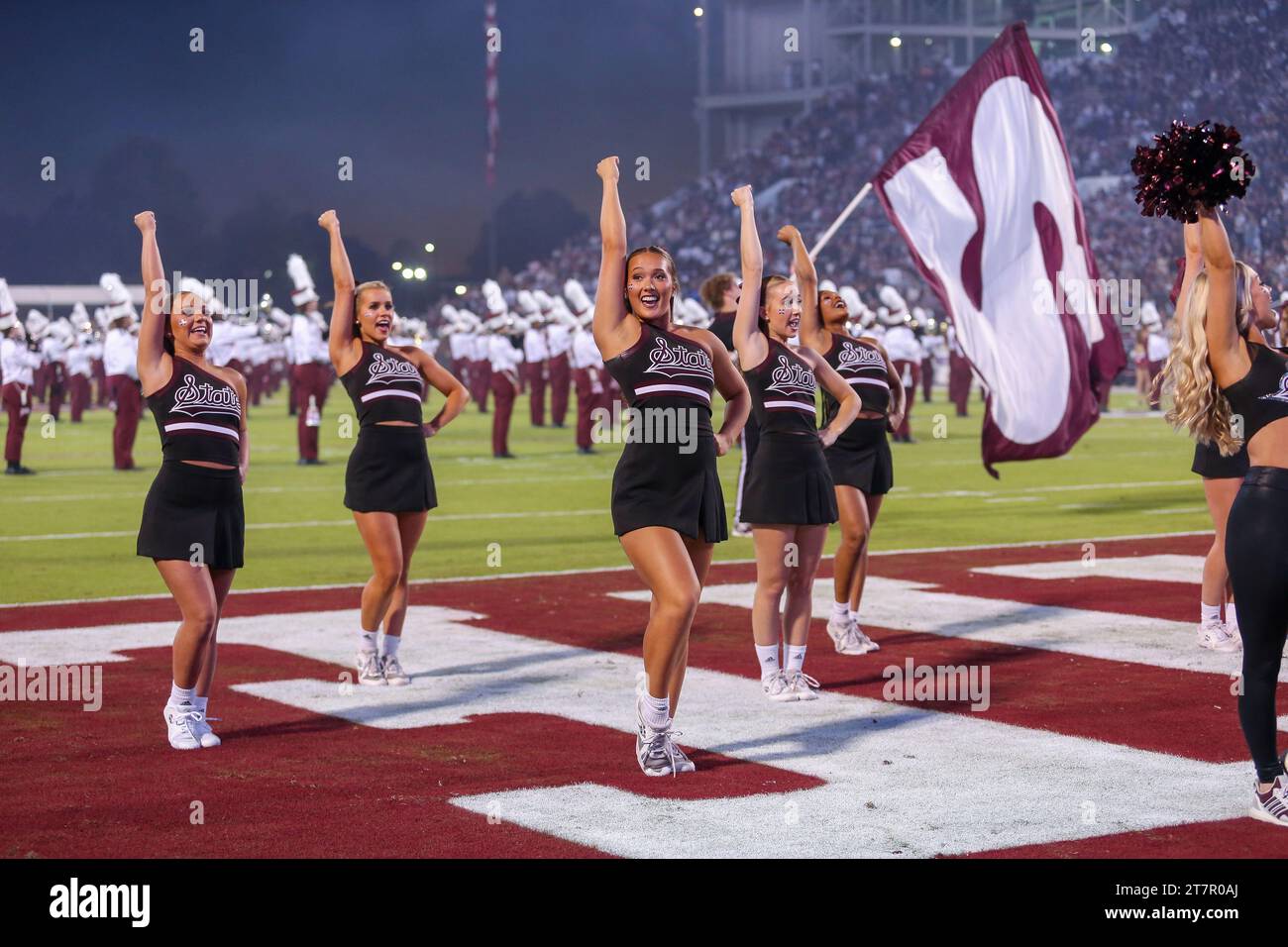 STARKVILLE, MS - NOVEMBER 04: Mississippi State Bulldogs cheerleaders ...