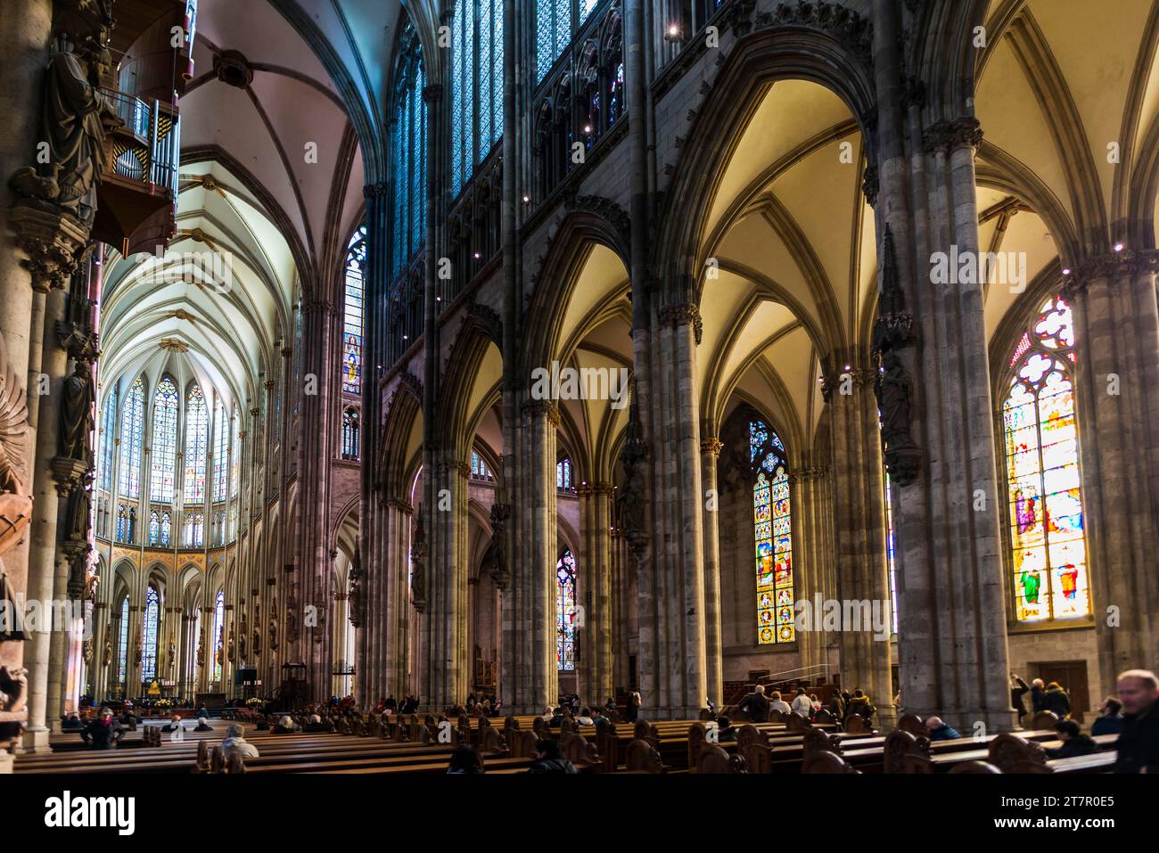 Interior view, Cologne Cathedral, UNESCO World Heritage Site, Cologne ...