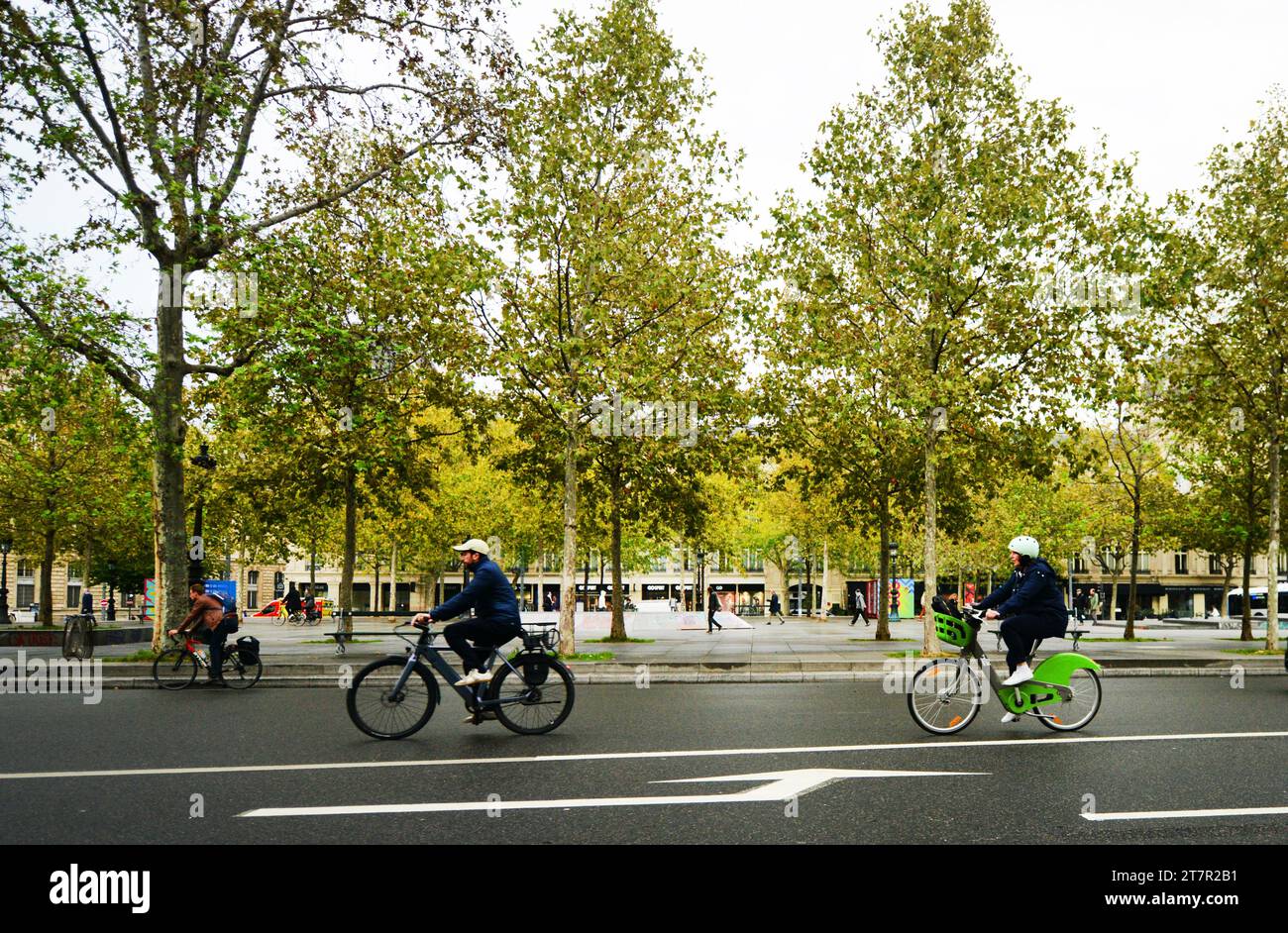 Cycling in Paris, France Stock Photo - Alamy