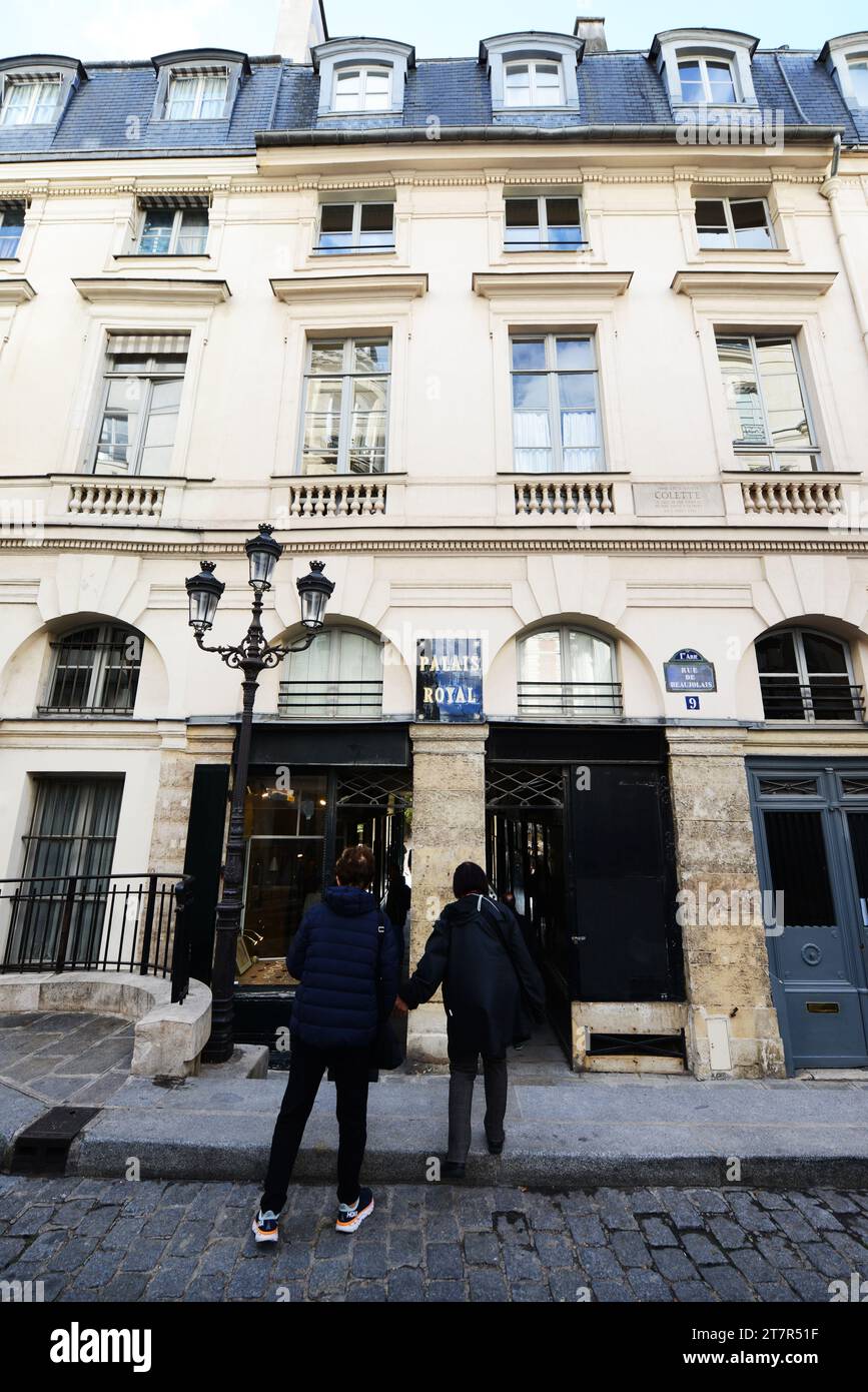 Palais Royal, Rue de Beaujolais, Paris, France Stock Photo - Alamy