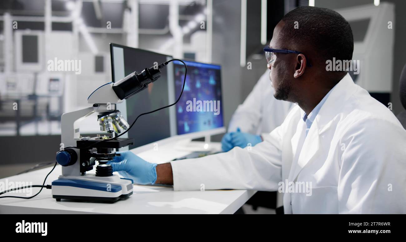 American electronic engineer hi-res stock photography and images - Alamy