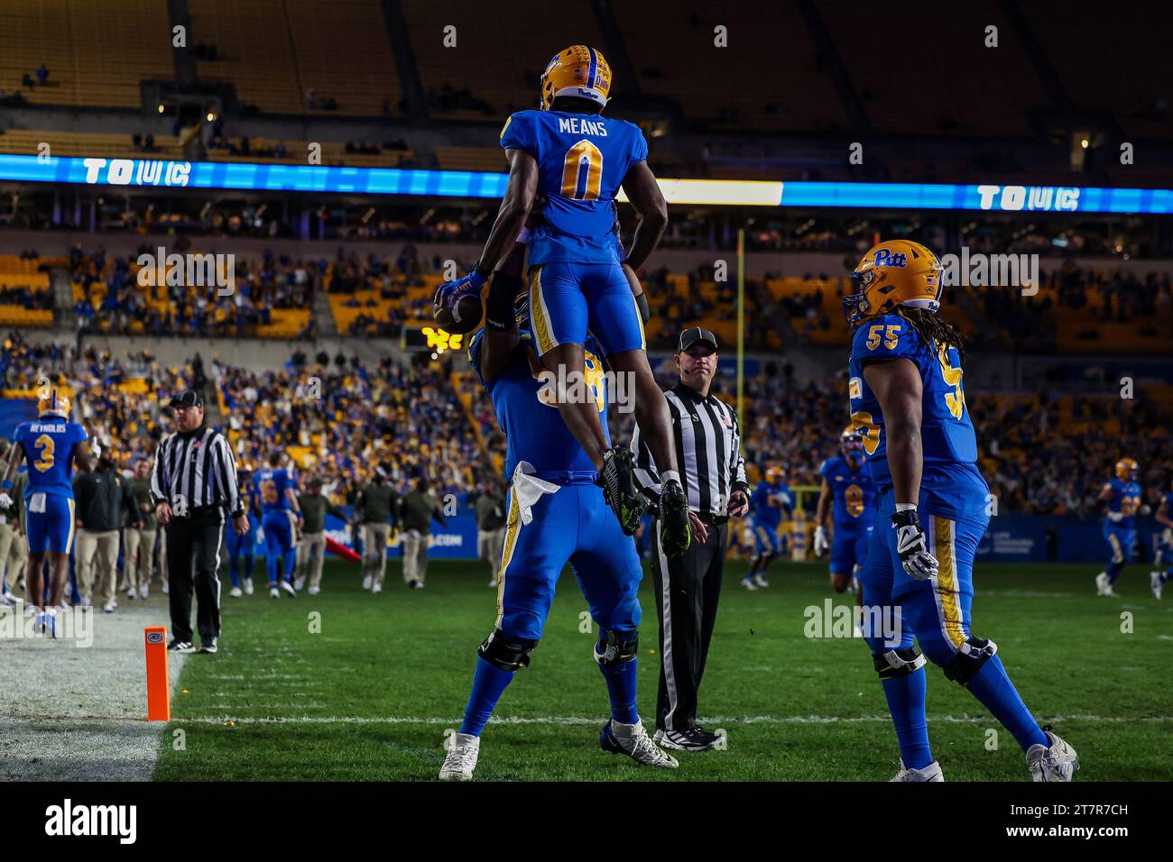 Pittsburgh, Pennsylvania, USA. 16th Nov, 2023. Pitt Panthers wide ...