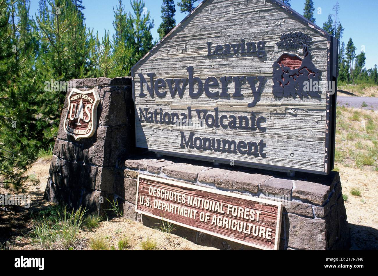 Monument entrance sign, Newberry National Volcanic Monument, Oregon Stock Photo - Alamy