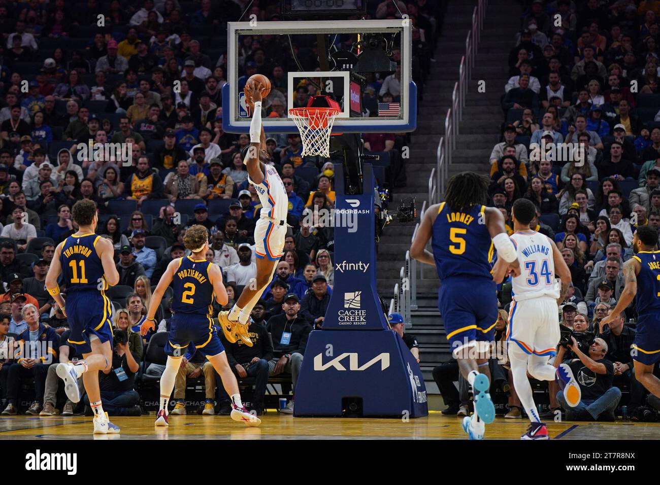 Oklahoma City Thunder guard Shai Gilgeous-Alexander (2) dunks during ...