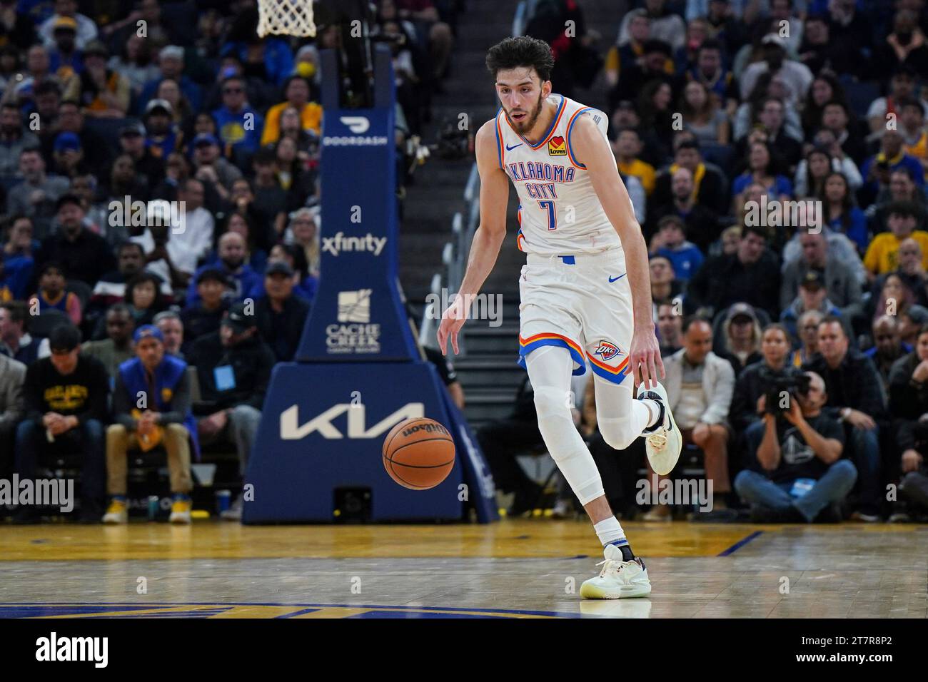 Oklahoma City Thunder forward Chet Holmgren (7) dribbles the ball up ...