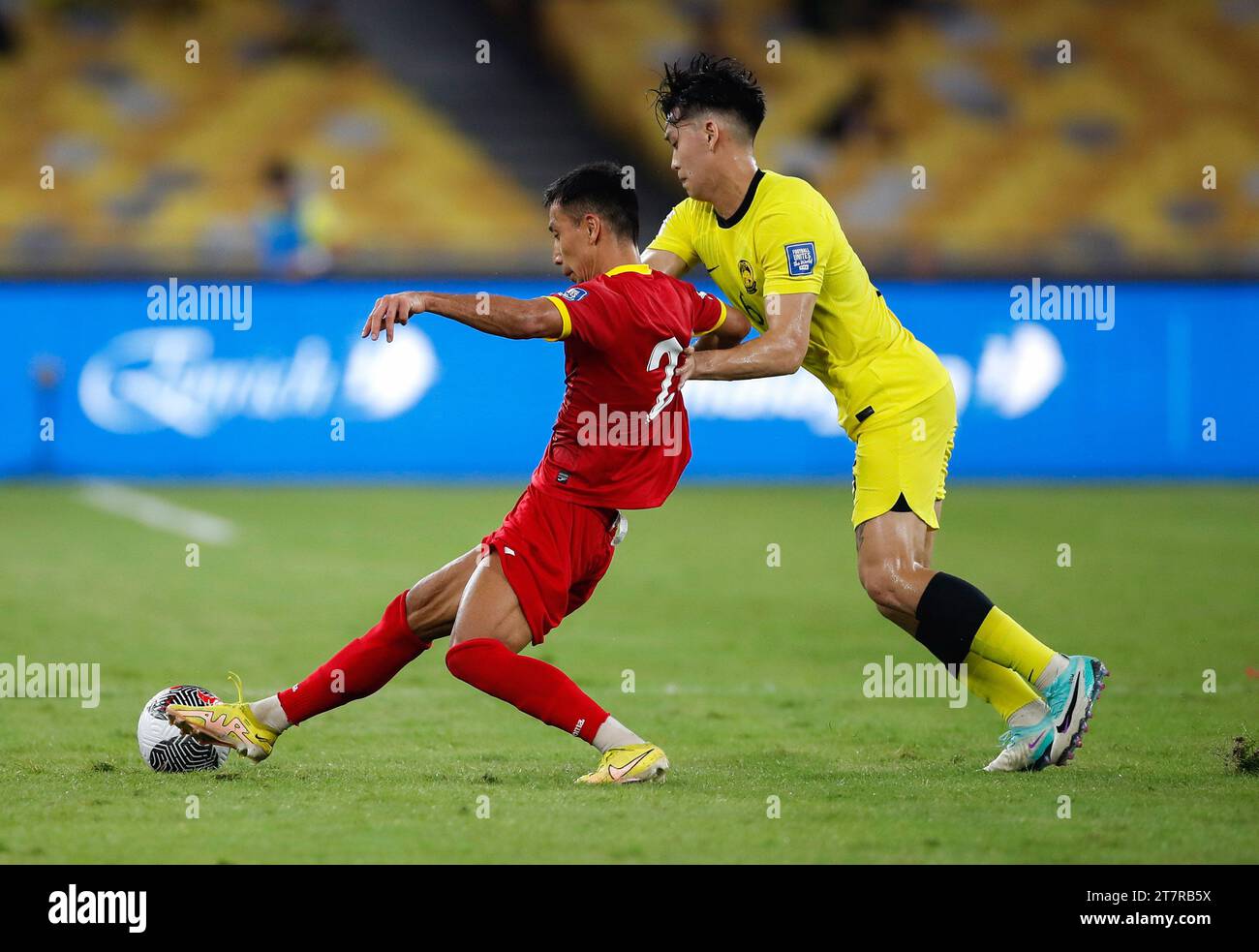 Kuala Lumpur, Malaysia. 16th Nov, 2023. Musabekov Farkhat of Kyrgyz Republic (L) and Dominic Tan ...