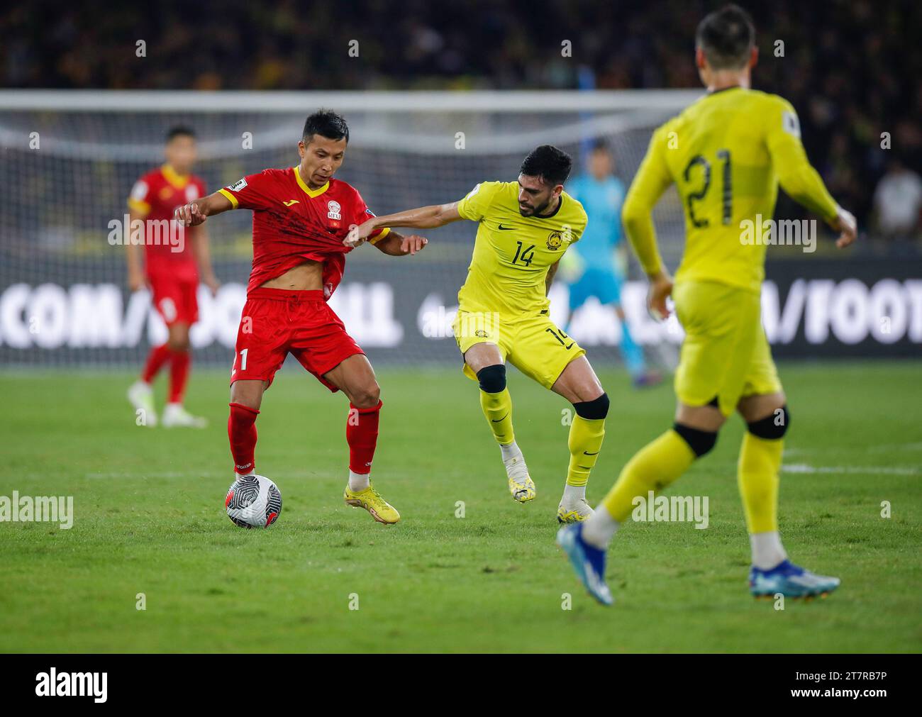Kuala Lumpur, Malaysia. 16th Nov, 2023. Musabekov Farkhat of Kyrgyz Republic (L) and Endrick Dos ...