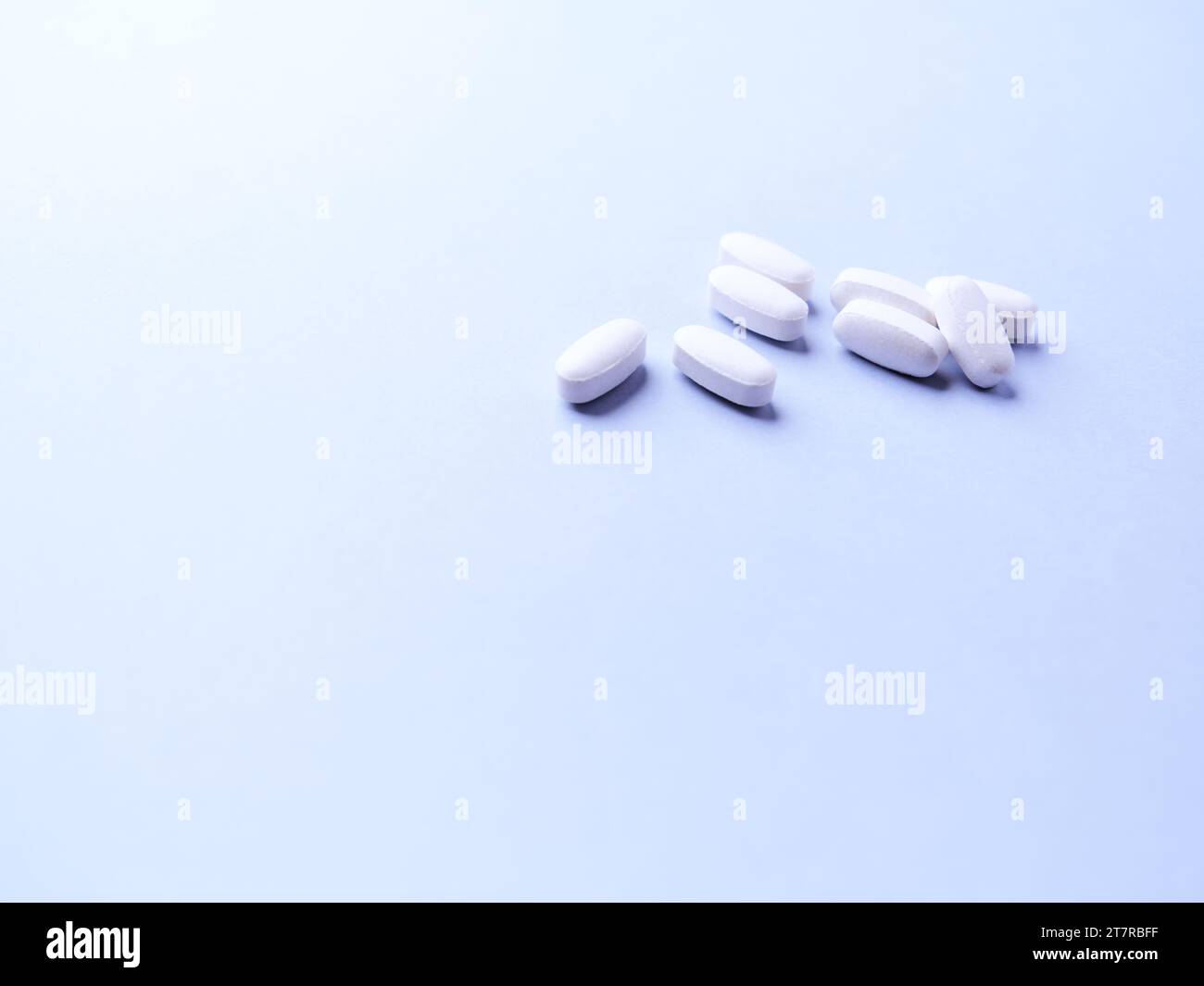 Amino acids tablets. Nutrition for bodybuilding. Fitness supplements on ...