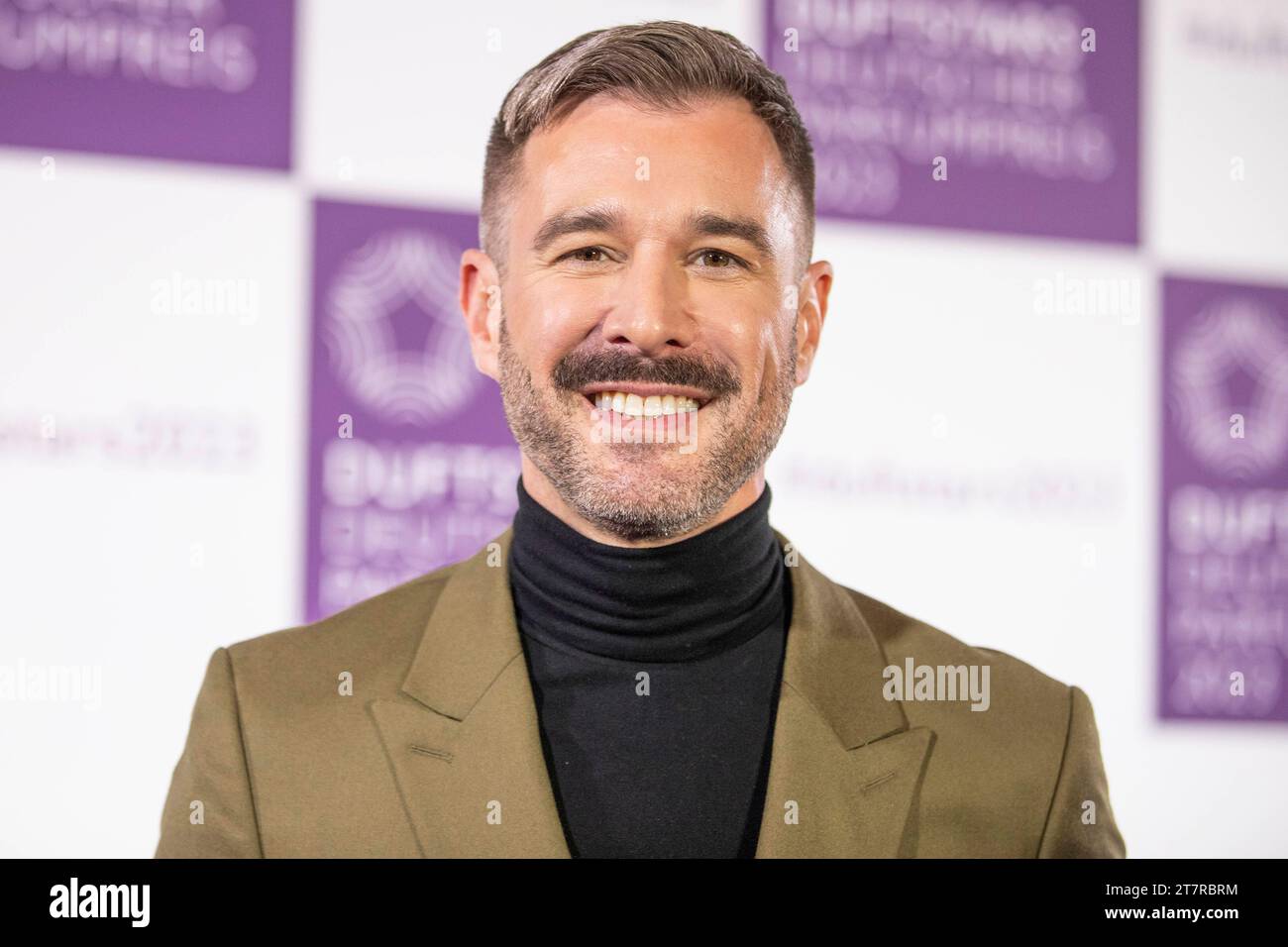 Moderator Jochen Schropp. DUFTSTARS 2023 - Deutscher Parfumpreis ...