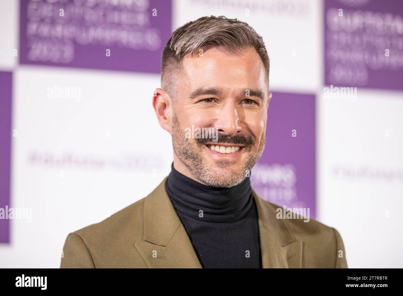 Moderator Jochen Schropp. DUFTSTARS 2023 - Deutscher Parfumpreis ...
