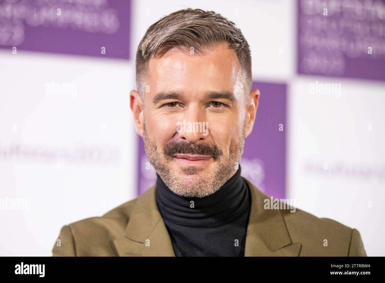 Moderator Jochen Schropp. DUFTSTARS 2023 - Deutscher Parfumpreis ...