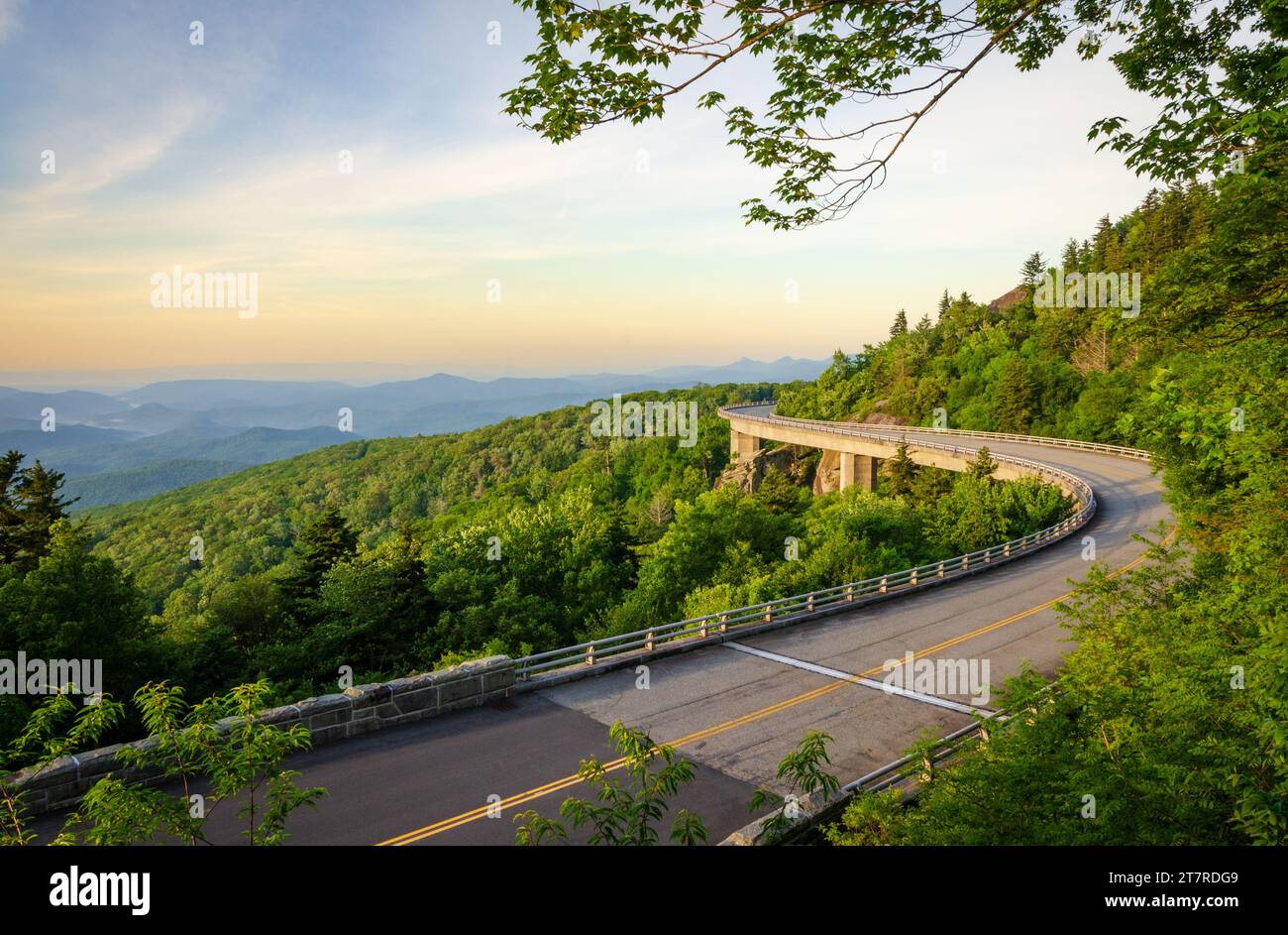Linn Cove Viaduct at the Blue Ridge Parkway Stock Photo - Alamy