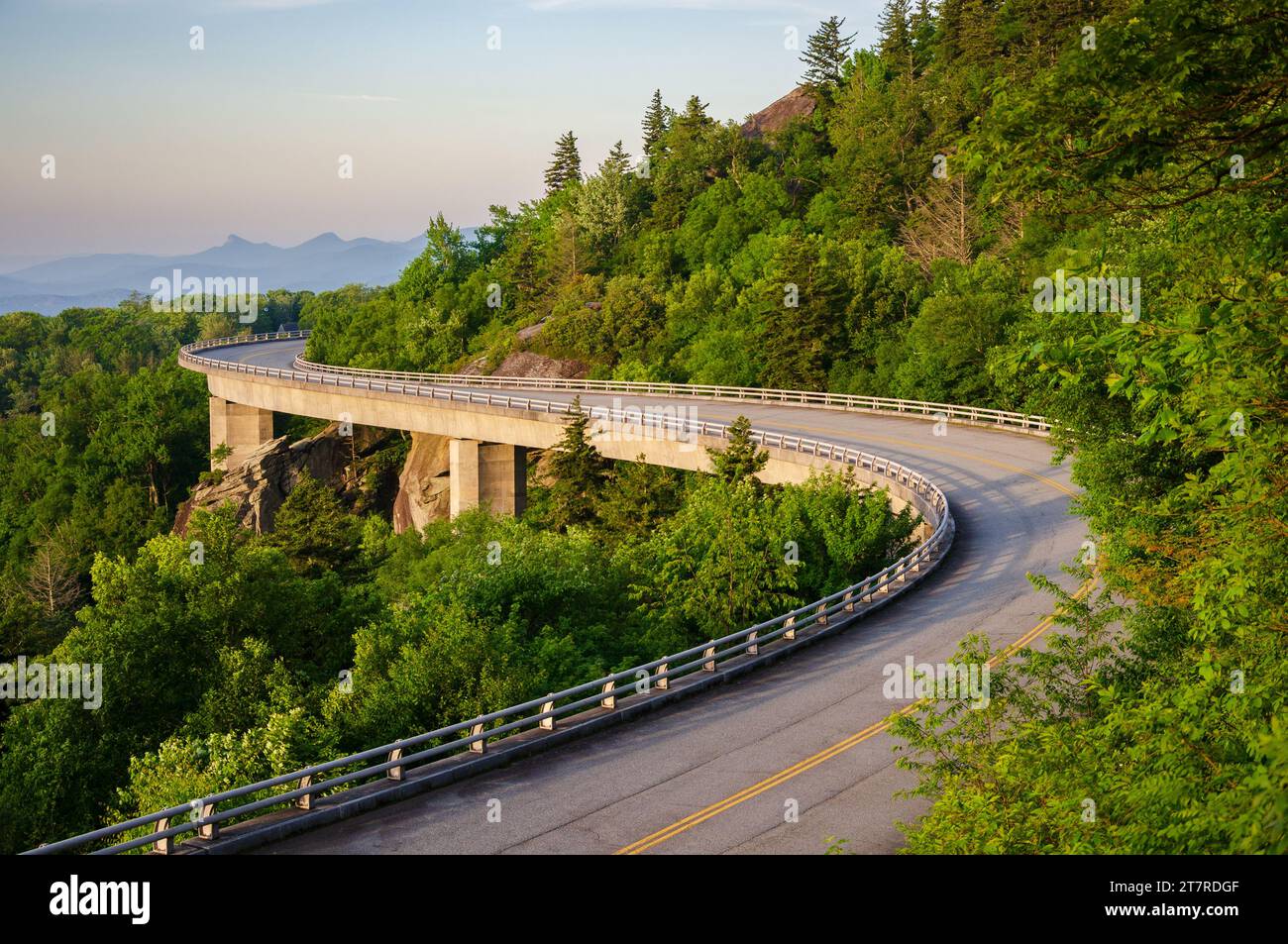 Linn Cove Viaduct at the Blue Ridge Parkway Stock Photo - Alamy