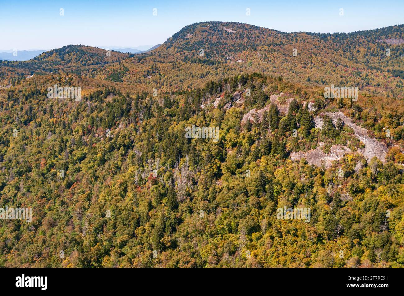 The Blue Ridge Parkway, Famous Road linking Shenandoah National Park to ...