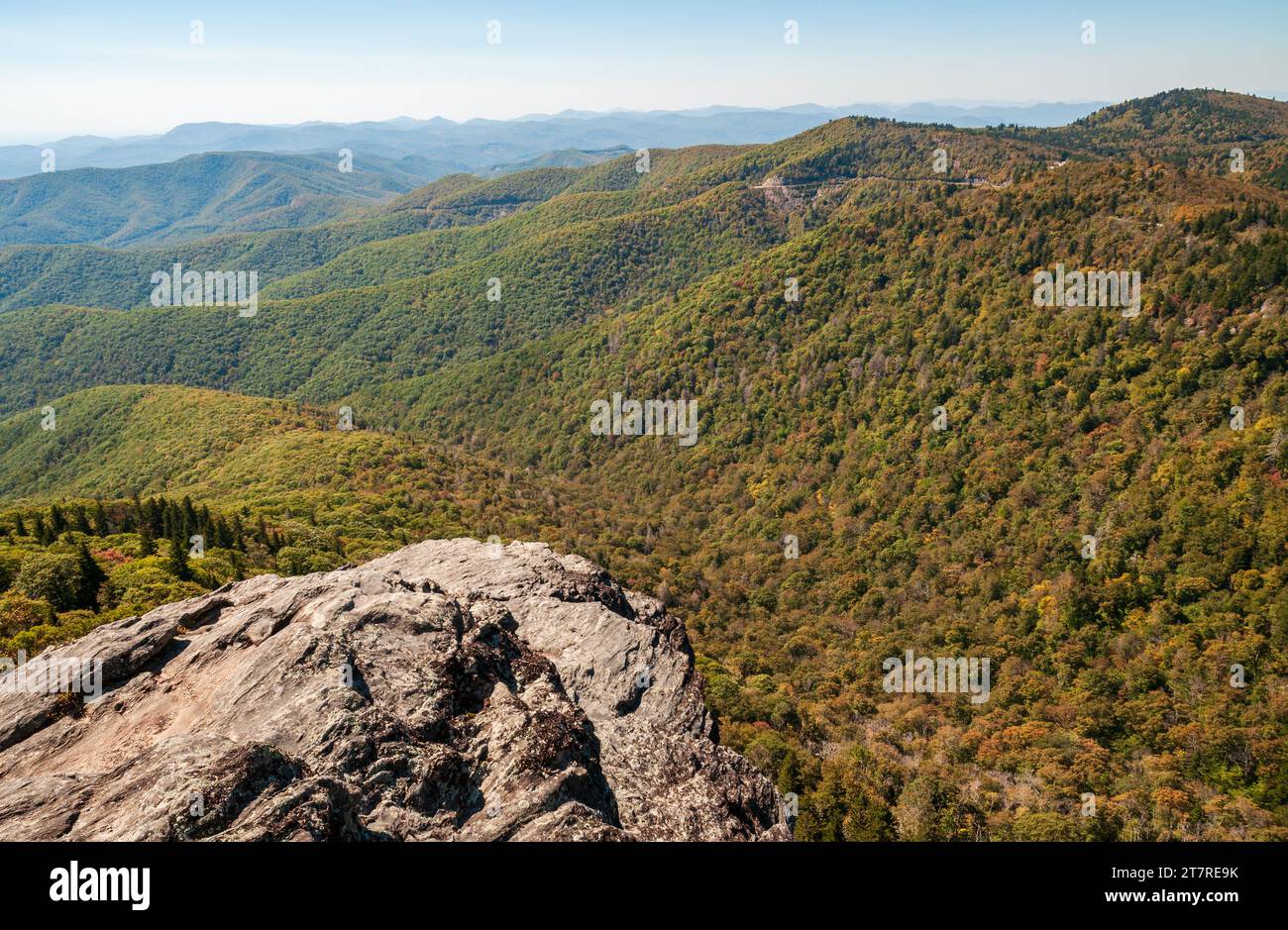 The Blue Ridge Parkway, Famous Road linking Shenandoah National Park to ...