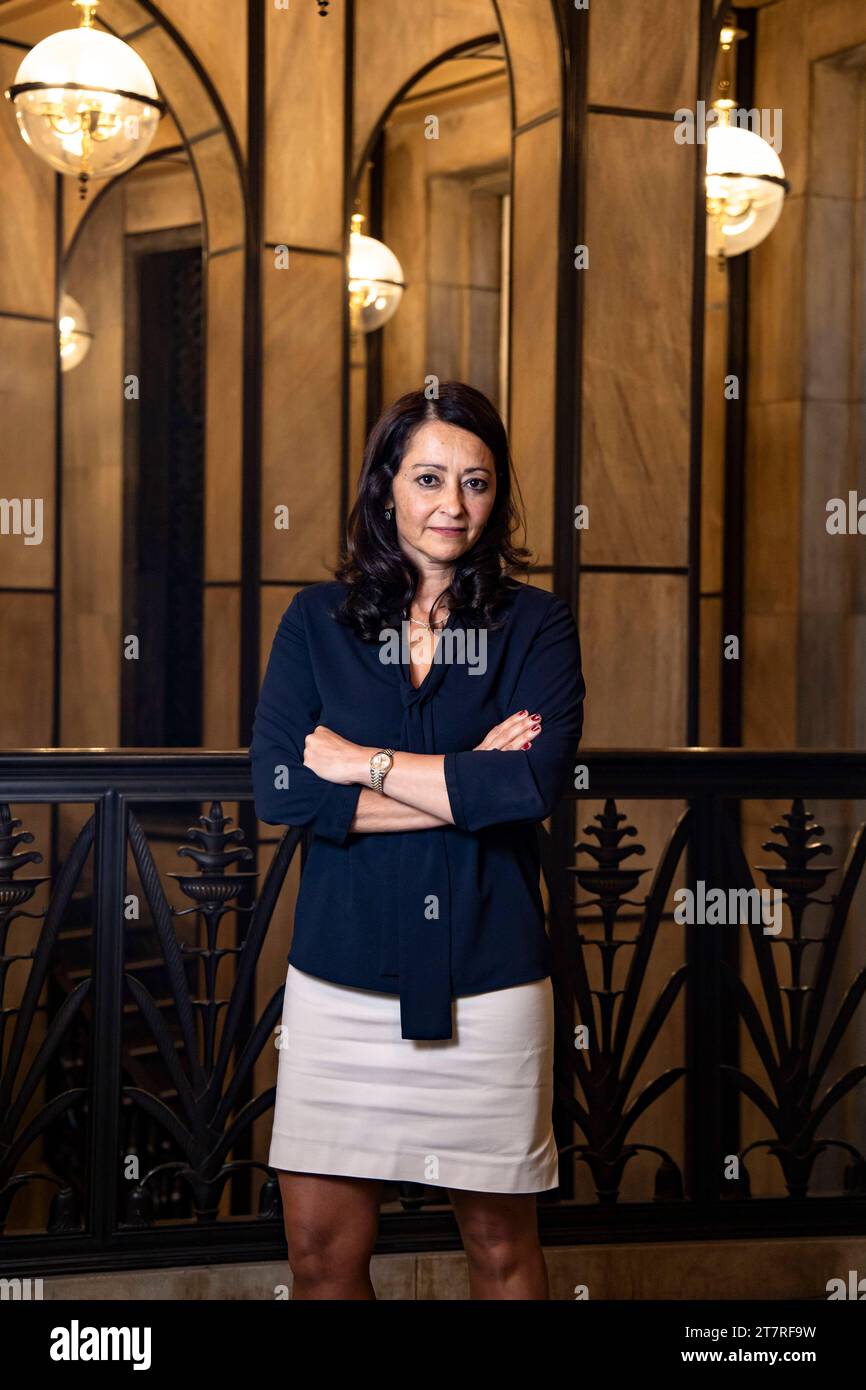 Justizsenatorin Felor Badenberg posiert für ein Bild in der ...