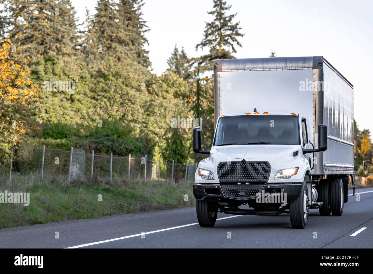 Industrial white day cab middle duty local carrier rig semi truck with ...